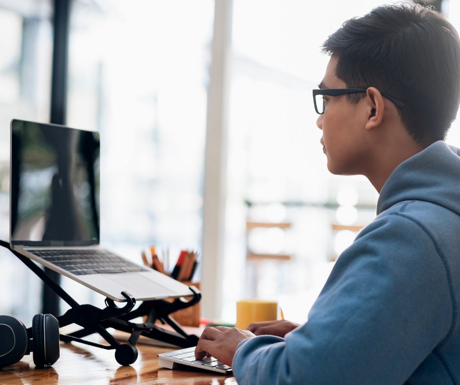 ¿Qué se necesita para ser Full Stack? Checklist con 6 requisitos clave | Talently Blog