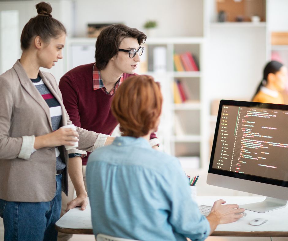 Búsqueda de programadores: Tips de expertos y cómo reclutar lo más top ...